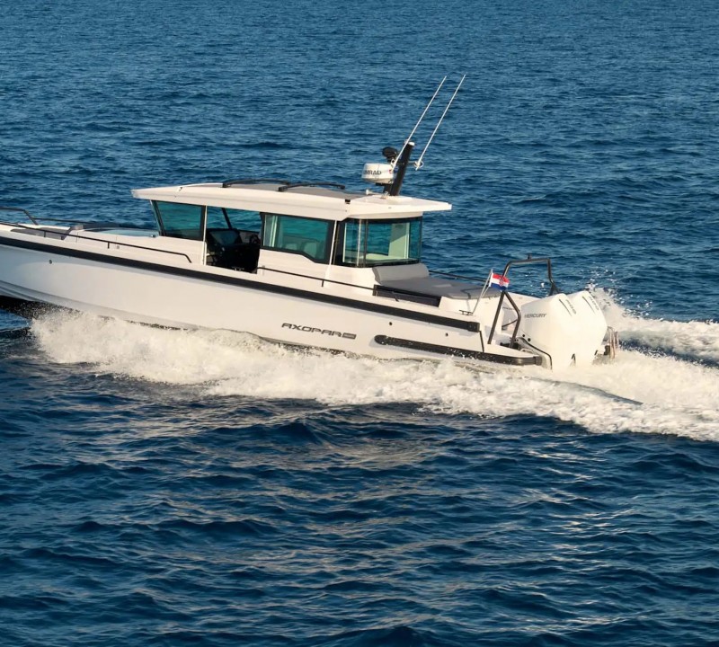 Azimut Yachts. | CHARTERWORLD Luxury Yachts For Charter